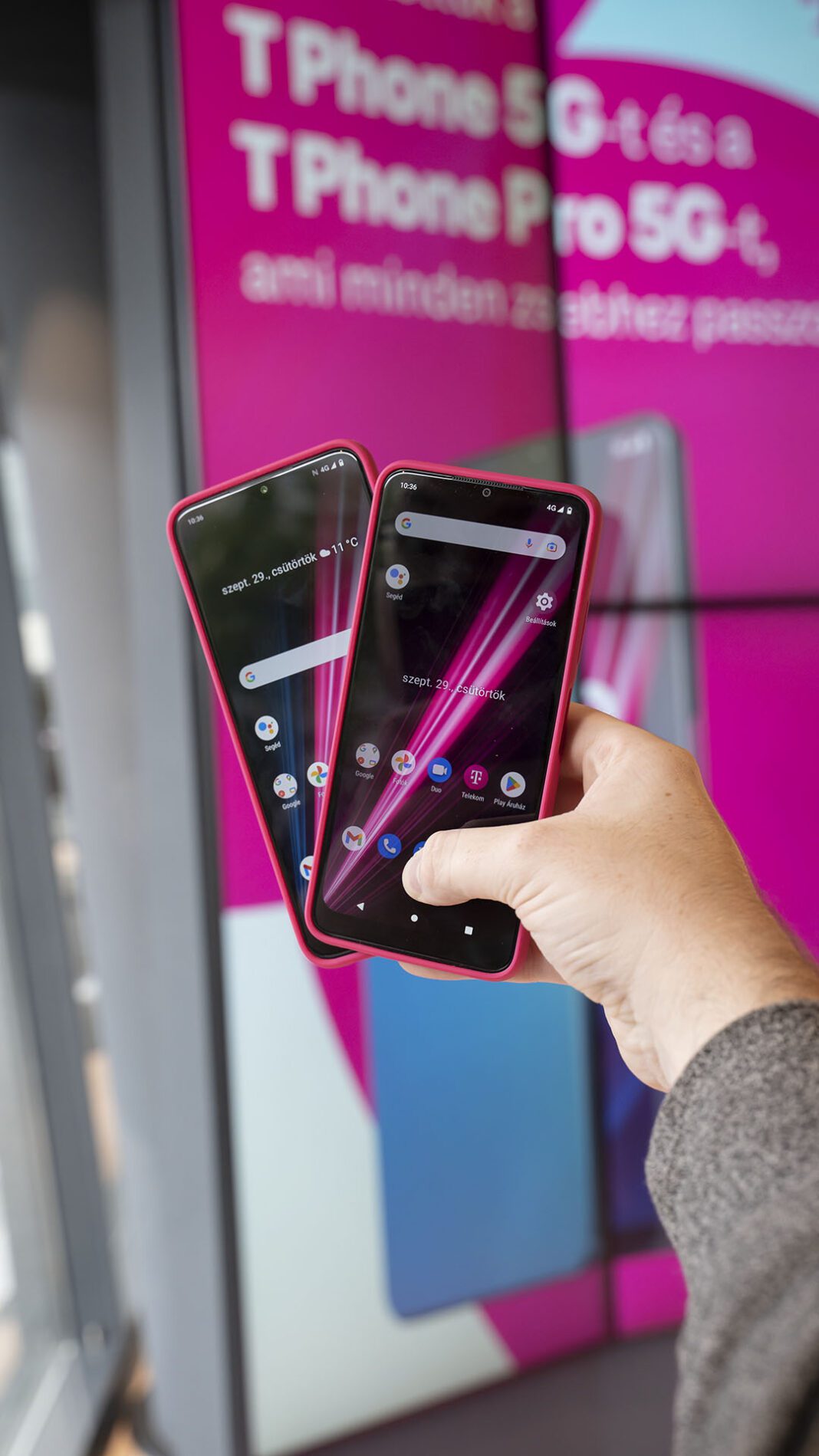 Hivatalos a T Phone 5G páros, a Telekom saját márkás készülékei - Tech2.hu